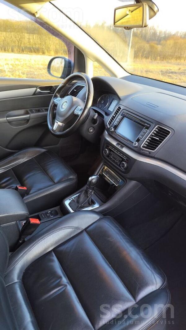 Grey Volkswagen Sharan 2011 in Madona, with an engine capacity of 2.00 L and mileage of 380 thousand km for 6400 €, photo 5 on AUTOMOTO.COM.LV