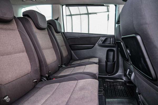 Grey Volkswagen Sharan 2011 in Kaunas, with an engine capacity of 2.00 L and mileage of 333 thousand km for 7490 €, photo 10 on AUTOMOTO.COM.LV