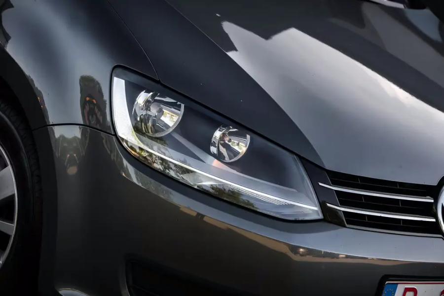 Pelēks Volkswagen Sharan 2011 Jelgava, ar dzinēja tilpumu 2.00 L un nobraukumu 288 tūkst. km par 7990 €, foto 9 vietnē AUTOMOTO.COM.LV