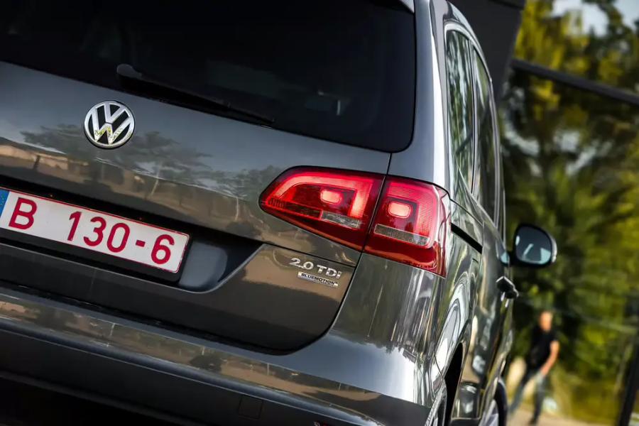 Pelēks Volkswagen Sharan 2011 Jelgava, ar dzinēja tilpumu 2.00 L un nobraukumu 288 tūkst. km par 7990 €, foto 10 vietnē AUTOMOTO.COM.LV