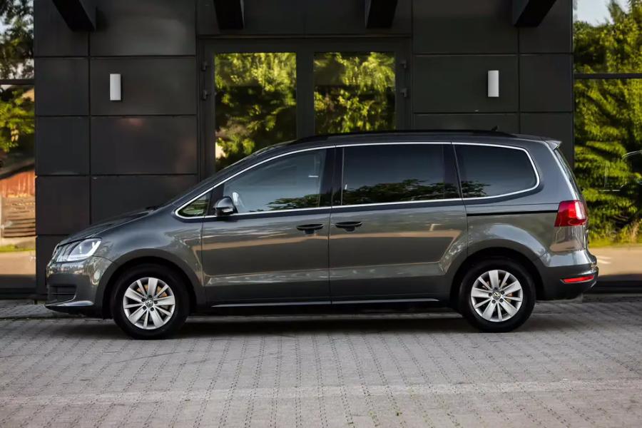 Pelēks Volkswagen Sharan 2011 Jelgava, ar dzinēja tilpumu 2.00 L un nobraukumu 288 tūkst. km par 7990 €, foto 14 vietnē AUTOMOTO.COM.LV