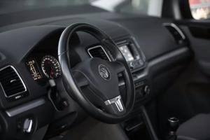 Pelēks Volkswagen Sharan 2011 Jelgava, ar dzinēja tilpumu 2.00 L un nobraukumu 288 tūkst. km par 7990 €, foto 15 vietnē AUTOMOTO.COM.LV