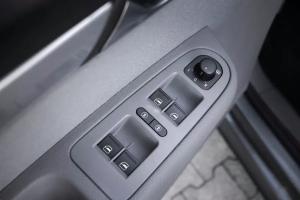 Pelēks Volkswagen Sharan 2011 Jelgava, ar dzinēja tilpumu 2.00 L un nobraukumu 288 tūkst. km par 7990 €, foto 18 vietnē AUTOMOTO.COM.LV