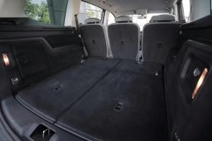 Pelēks Volkswagen Sharan 2011 Jelgava, ar dzinēja tilpumu 2.00 L un nobraukumu 288 tūkst. km par 7990 €, foto 23 vietnē AUTOMOTO.COM.LV