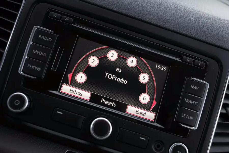 Pelēks Volkswagen Sharan 2011 Jelgava, ar dzinēja tilpumu 2.00 L un nobraukumu 288 tūkst. km par 7990 €, foto 27 vietnē AUTOMOTO.COM.LV