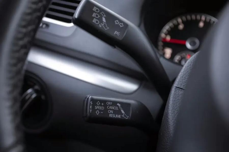 Pelēks Volkswagen Sharan 2011 Jelgava, ar dzinēja tilpumu 2.00 L un nobraukumu 288 tūkst. km par 7990 €, foto 31 vietnē AUTOMOTO.COM.LV