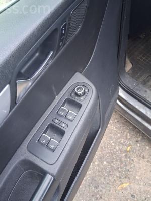 Pelēks Volkswagen Sharan 2011 Valmiera, ar dzinēja tilpumu 2.00 L un nobraukumu 515 tūkst. km par 2500 €, foto 13 vietnē AUTOMOTO.COM.LV