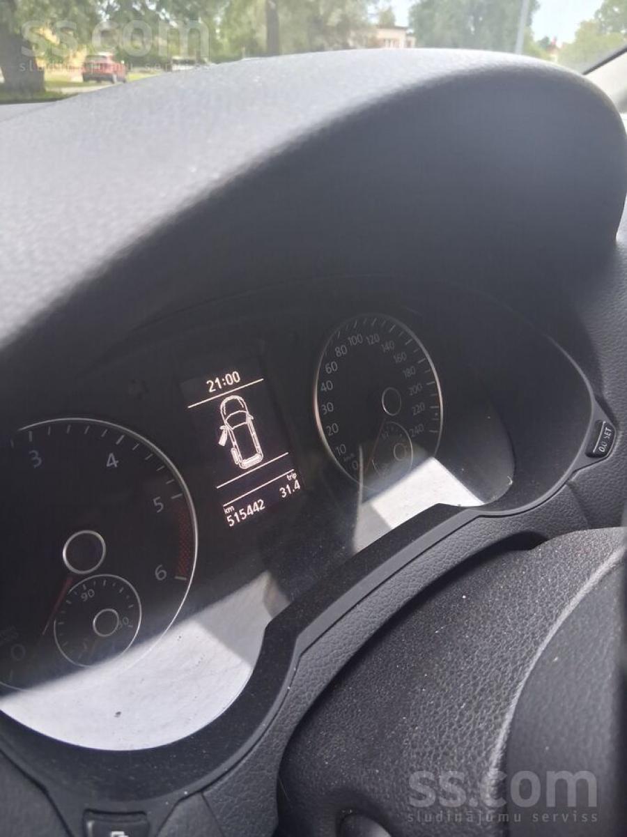 Pelēks Volkswagen Sharan 2011 Valmiera, ar dzinēja tilpumu 2.00 L un nobraukumu 515 tūkst. km par 2500 €, foto 14 vietnē AUTOMOTO.COM.LV