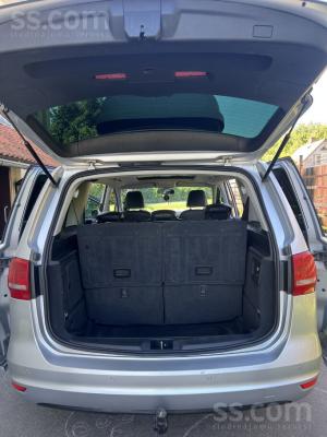Pelēks Volkswagen Sharan 2011 Tukums, ar dzinēja tilpumu 2.00 L un nobraukumu 380 tūkst. km par 6800 €, foto 14 vietnē AUTOMOTO.COM.LV