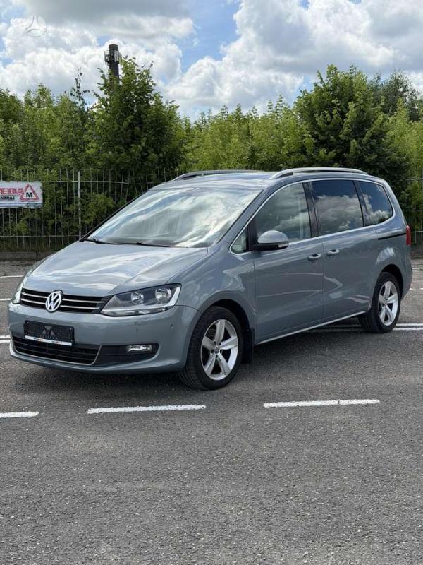 Grey Volkswagen Sharan 2011 in Kedainiai, with an engine capacity of 1.39 L and mileage of 290 thousand km for 6700 €, photo 2 on AUTOMOTO.COM.LV