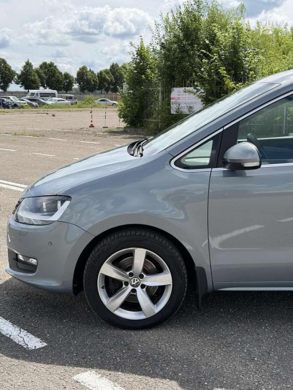 Grey Volkswagen Sharan 2011 in Kedainiai, with an engine capacity of 1.39 L and mileage of 290 thousand km for 6700 €, photo 7 on AUTOMOTO.COM.LV