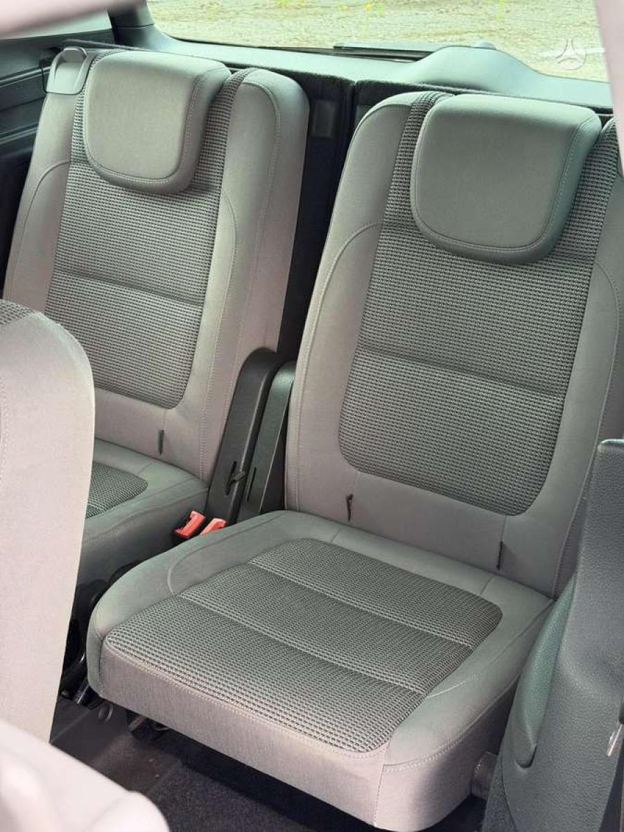 Pelēks Volkswagen Sharan 2011 Kėdainiai, ar dzinēja tilpumu 1.39 L un nobraukumu 290 tūkst. km par 6700 €, foto 19 vietnē AUTOMOTO.COM.LV