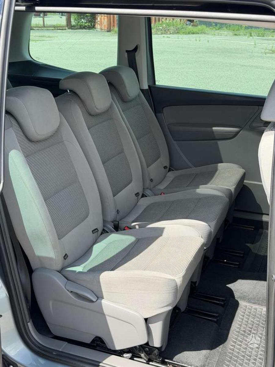 Pelēks Volkswagen Sharan 2011 Kėdainiai, ar dzinēja tilpumu 1.39 L un nobraukumu 290 tūkst. km par 6700 €, foto 27 vietnē AUTOMOTO.COM.LV