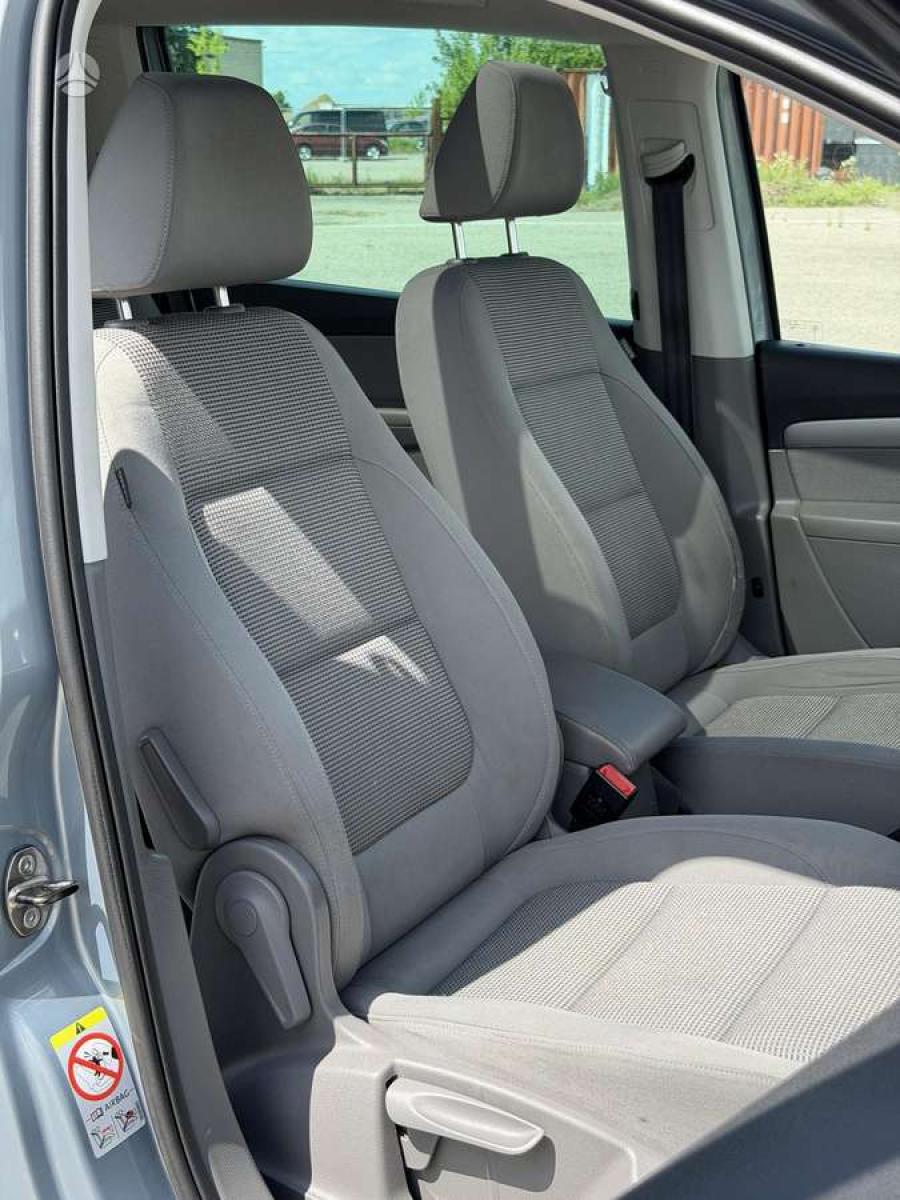 Pelēks Volkswagen Sharan 2011 Kėdainiai, ar dzinēja tilpumu 1.39 L un nobraukumu 290 tūkst. km par 6700 €, foto 29 vietnē AUTOMOTO.COM.LV