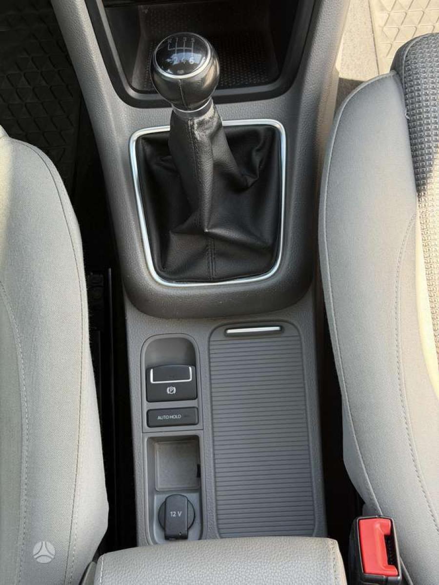 Pelēks Volkswagen Sharan 2011 Kėdainiai, ar dzinēja tilpumu 1.39 L un nobraukumu 290 tūkst. km par 6700 €, foto 34 vietnē AUTOMOTO.COM.LV