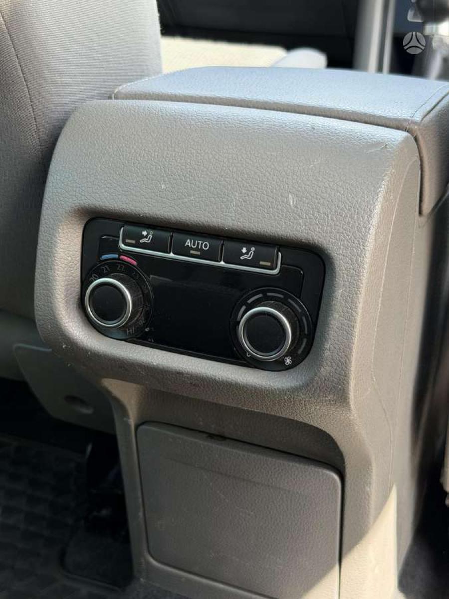 Pelēks Volkswagen Sharan 2011 Kėdainiai, ar dzinēja tilpumu 1.39 L un nobraukumu 290 tūkst. km par 6700 €, foto 35 vietnē AUTOMOTO.COM.LV