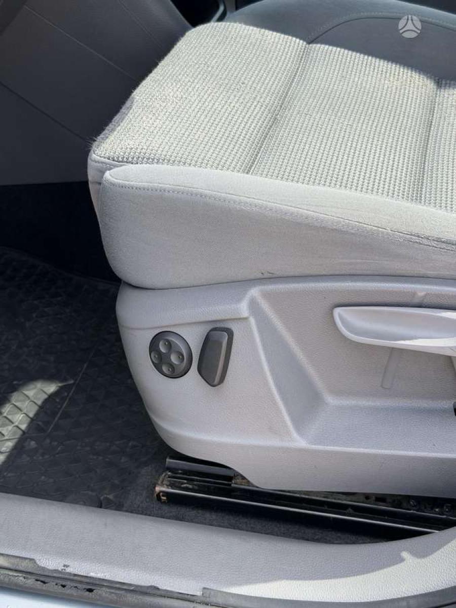 Pelēks Volkswagen Sharan 2011 Kėdainiai, ar dzinēja tilpumu 1.39 L un nobraukumu 290 tūkst. km par 6700 €, foto 37 vietnē AUTOMOTO.COM.LV
