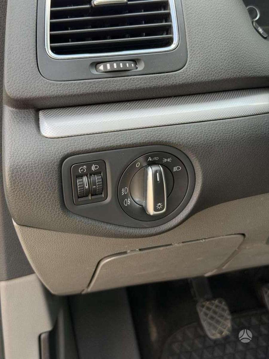 Pelēks Volkswagen Sharan 2011 Kėdainiai, ar dzinēja tilpumu 1.39 L un nobraukumu 290 tūkst. km par 6700 €, foto 38 vietnē AUTOMOTO.COM.LV