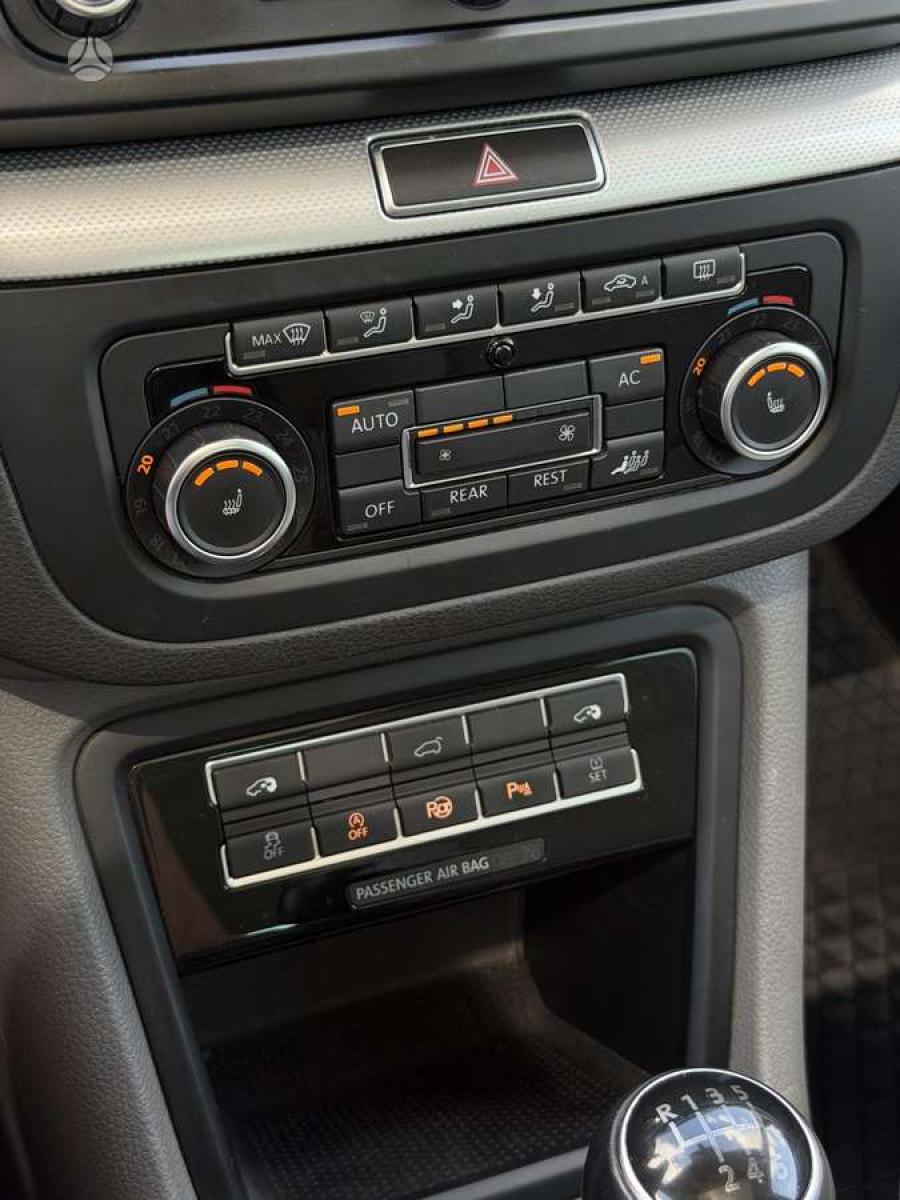 Pelēks Volkswagen Sharan 2011 Kėdainiai, ar dzinēja tilpumu 1.39 L un nobraukumu 290 tūkst. km par 6700 €, foto 40 vietnē AUTOMOTO.COM.LV