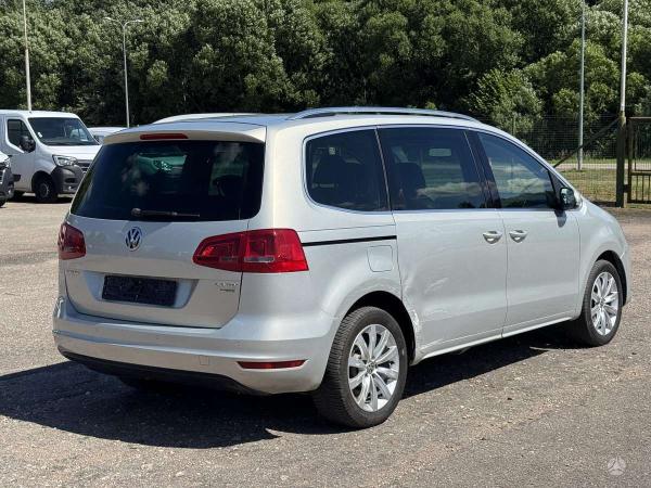 Grey Volkswagen Sharan 2011 in Taurage, with an engine capacity of 1.97 L and mileage of 280 thousand km for 7300 €, photo 5 on AUTOMOTO.COM.LV