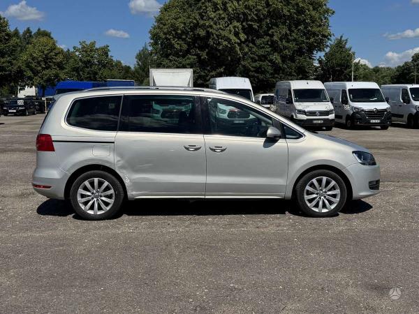 Grey Volkswagen Sharan 2011 in Taurage, with an engine capacity of 1.97 L and mileage of 280 thousand km for 7300 €, photo 6 on AUTOMOTO.COM.LV