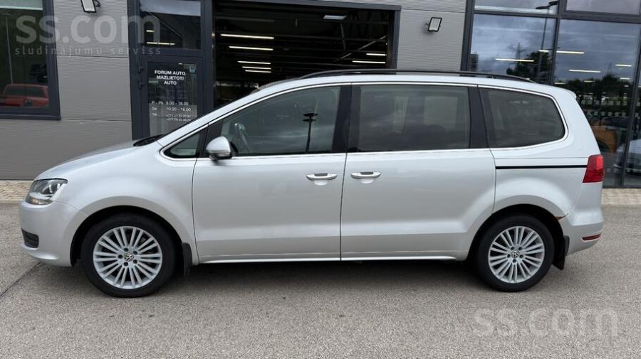 Pelēks Volkswagen Sharan 2011 Rīga, ar dzinēja tilpumu 2.00 L un nobraukumu 327 tūkst. km par 3700 €, foto 3 vietnē AUTOMOTO.COM.LV