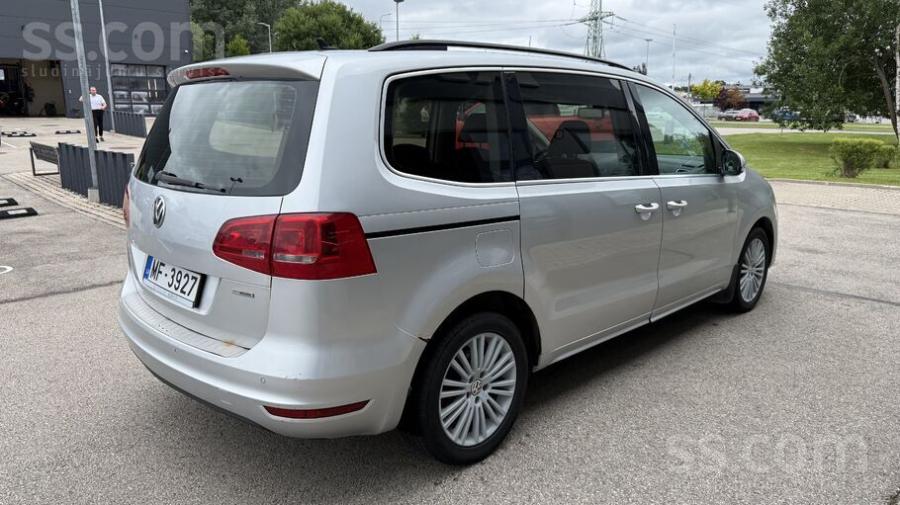 Pelēks Volkswagen Sharan 2011 Rīga, ar dzinēja tilpumu 2.00 L un nobraukumu 327 tūkst. km par 3700 €, foto 5 vietnē AUTOMOTO.COM.LV