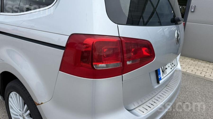 Pelēks Volkswagen Sharan 2011 Rīga, ar dzinēja tilpumu 2.00 L un nobraukumu 327 tūkst. km par 3700 €, foto 10 vietnē AUTOMOTO.COM.LV