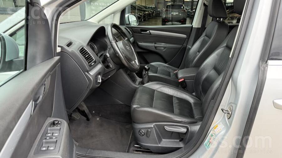 Pelēks Volkswagen Sharan 2011 Rīga, ar dzinēja tilpumu 2.00 L un nobraukumu 327 tūkst. km par 3700 €, foto 11 vietnē AUTOMOTO.COM.LV