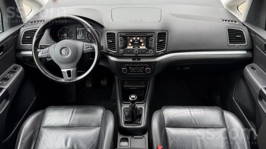 Pelēks Volkswagen Sharan 2011 Rīga, ar dzinēja tilpumu 2.00 L un nobraukumu 327 tūkst. km par 3700 €, foto 17 vietnē AUTOMOTO.COM.LV