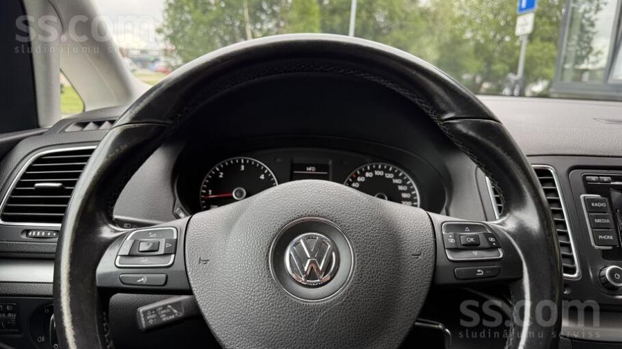 Pelēks Volkswagen Sharan 2011 Rīga, ar dzinēja tilpumu 2.00 L un nobraukumu 327 tūkst. km par 3700 €, foto 19 vietnē AUTOMOTO.COM.LV