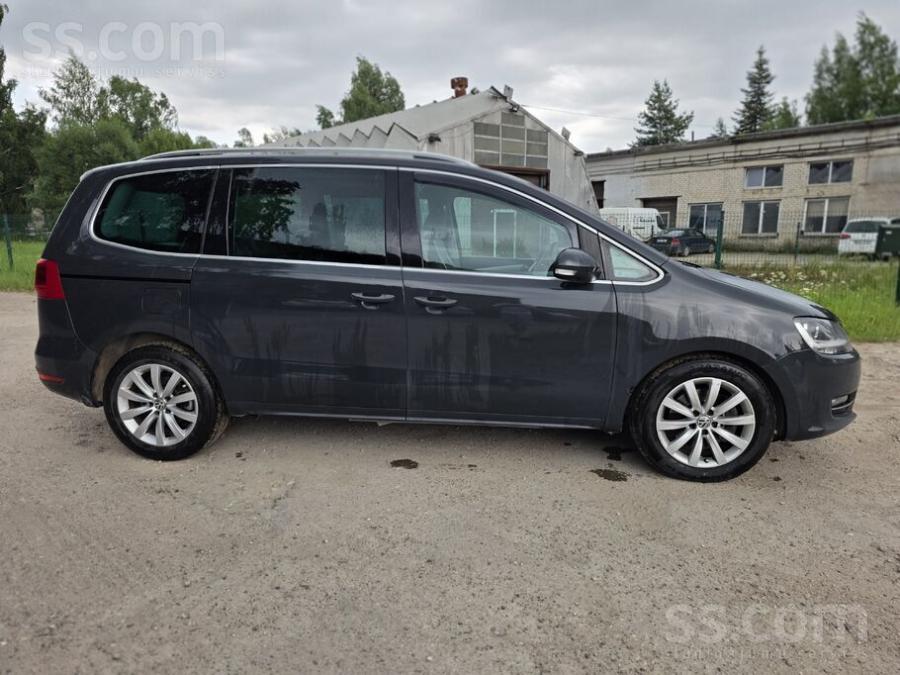 Grey Volkswagen Sharan 2011 in Ogre, with an engine capacity of 2.00 L and mileage of 0 thousand km for 5700 €, photo 4 on AUTOMOTO.COM.LV