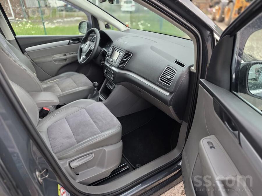 Grey Volkswagen Sharan 2011 in Ogre, with an engine capacity of 2.00 L and mileage of 0 thousand km for 5700 €, photo 11 on AUTOMOTO.COM.LV