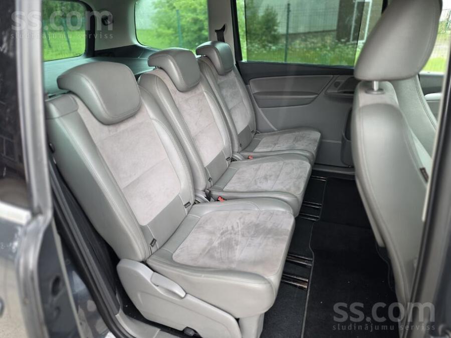 Grey Volkswagen Sharan 2011 in Ogre, with an engine capacity of 2.00 L and mileage of 0 thousand km for 5700 €, photo 12 on AUTOMOTO.COM.LV