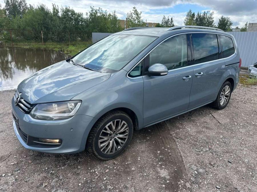 Grey Volkswagen Sharan 2011 in Jurbarkas, with an engine capacity of 1.40 L and mileage of 187 thousand km for 4999 €, photo 1 on AUTOMOTO.COM.LV