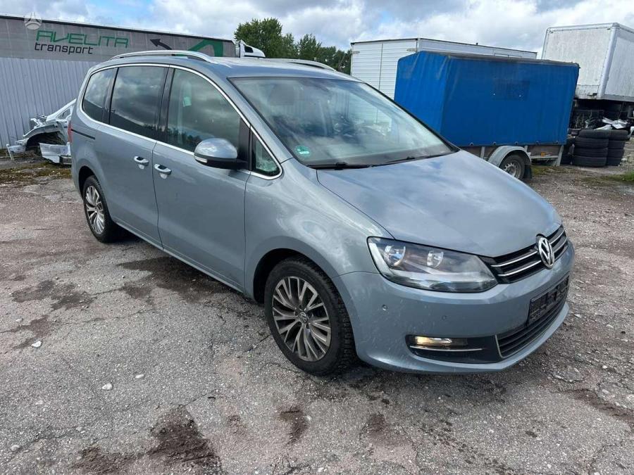 Grey Volkswagen Sharan 2011 in Jurbarkas, with an engine capacity of 1.40 L and mileage of 187 thousand km for 4999 €, photo 4 on AUTOMOTO.COM.LV