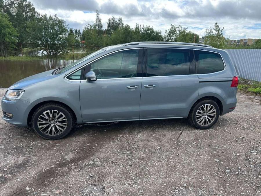 Grey Volkswagen Sharan 2011 in Jurbarkas, with an engine capacity of 1.40 L and mileage of 187 thousand km for 4999 €, photo 5 on AUTOMOTO.COM.LV