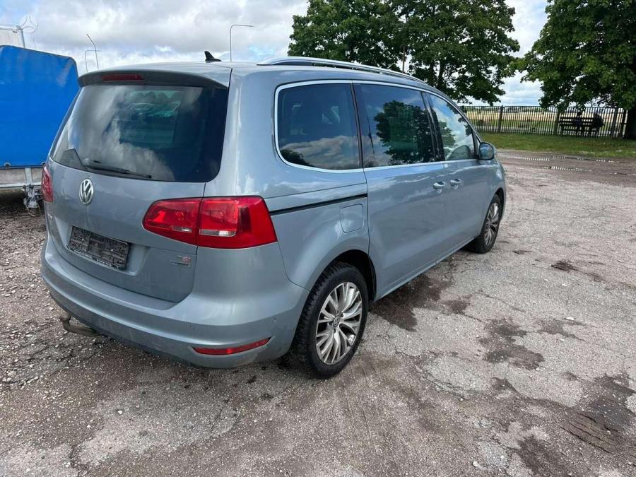 Grey Volkswagen Sharan 2011 in Jurbarkas, with an engine capacity of 1.40 L and mileage of 187 thousand km for 4999 €, photo 9 on AUTOMOTO.COM.LV