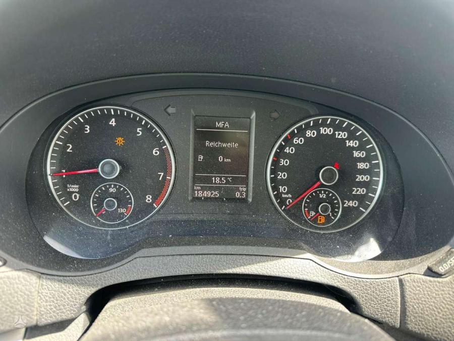 Grey Volkswagen Sharan 2011 in Jurbarkas, with an engine capacity of 1.40 L and mileage of 187 thousand km for 4999 €, photo 11 on AUTOMOTO.COM.LV