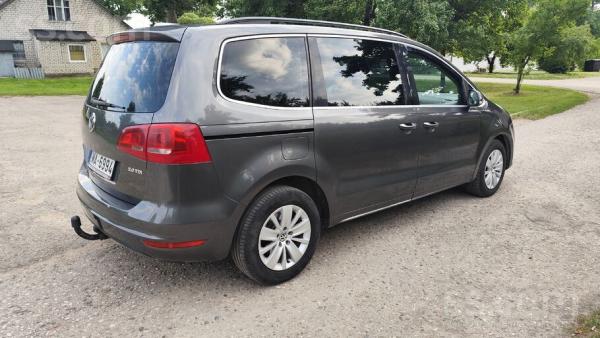 Pelēks Volkswagen Sharan 2011 Madona, ar dzinēja tilpumu 2.00 L un nobraukumu 380 tūkst. km par 6200 €, foto 4 vietnē AUTOMOTO.COM.LV