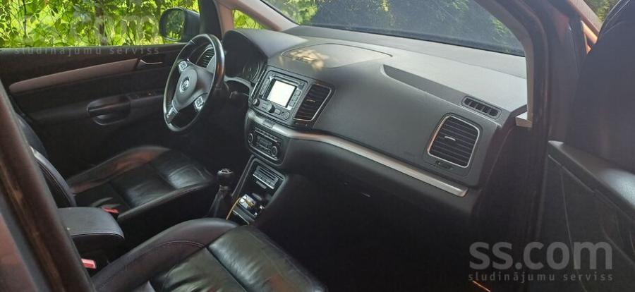 Pelēks Volkswagen Sharan 2011 Rīga, ar dzinēja tilpumu 2.00 L un nobraukumu 306 tūkst. km par 5300 €, foto 7 vietnē AUTOMOTO.COM.LV
