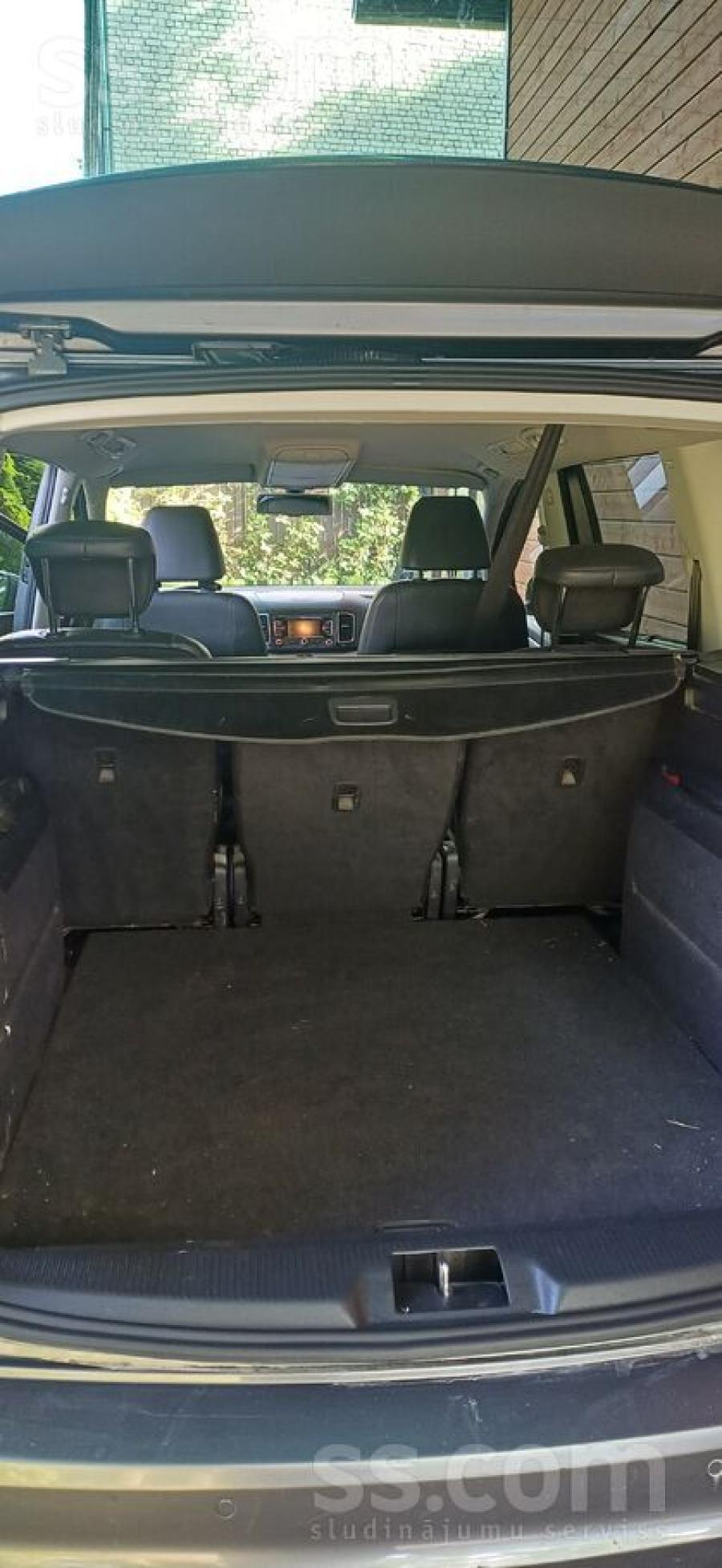 Pelēks Volkswagen Sharan 2011 Rīga, ar dzinēja tilpumu 2.00 L un nobraukumu 306 tūkst. km par 5300 €, foto 10 vietnē AUTOMOTO.COM.LV