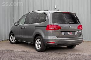 Grey Volkswagen Sharan 2011 in Ogre, with an engine capacity of 2.00 L and mileage of 226 thousand km for 8900 €, photo 5 on AUTOMOTO.COM.LV