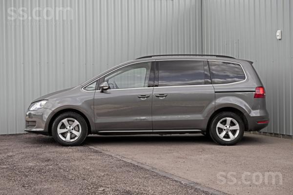 Grey Volkswagen Sharan 2011 in Ogre, with an engine capacity of 2.00 L and mileage of 226 thousand km for 8900 €, photo 5 on AUTOMOTO.COM.LV
