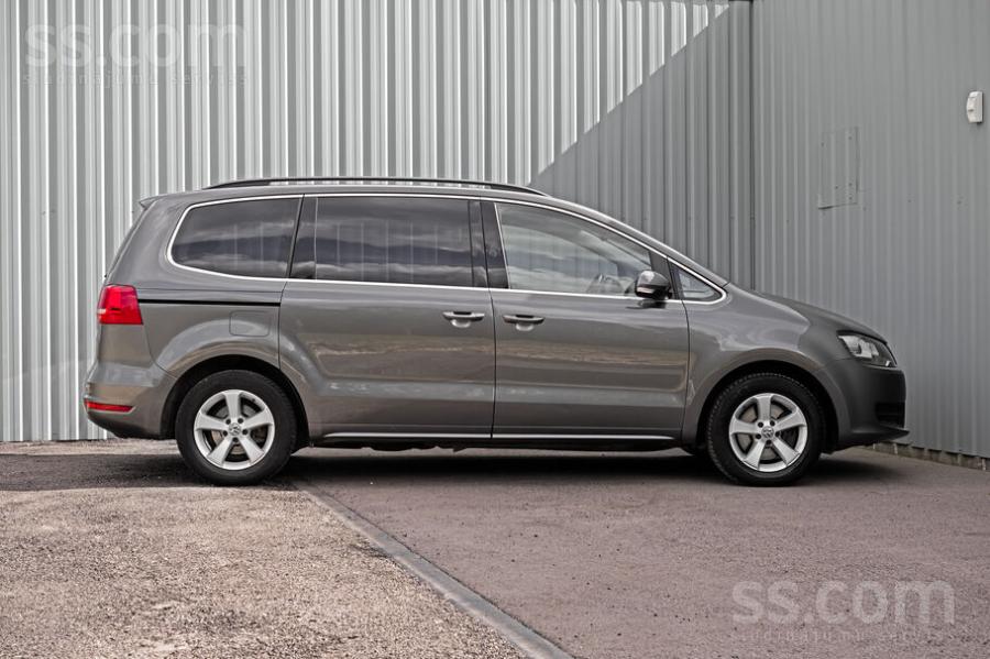 Grey Volkswagen Sharan 2011 in Ogre, with an engine capacity of 2.00 L and mileage of 226 thousand km for 8900 €, photo 7 on AUTOMOTO.COM.LV