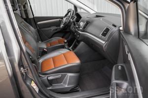 Grey Volkswagen Sharan 2011 in Ogre, with an engine capacity of 2.00 L and mileage of 226 thousand km for 8900 €, photo 8 on AUTOMOTO.COM.LV
