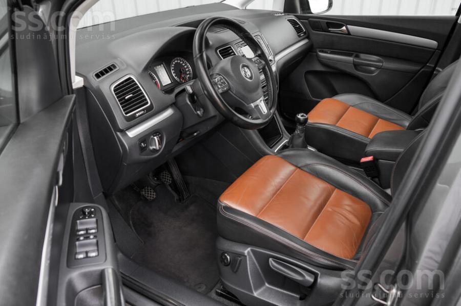 Grey Volkswagen Sharan 2011 in Ogre, with an engine capacity of 2.00 L and mileage of 226 thousand km for 8900 €, photo 9 on AUTOMOTO.COM.LV