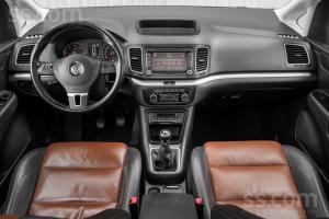 Grey Volkswagen Sharan 2011 in Ogre, with an engine capacity of 2.00 L and mileage of 226 thousand km for 8900 €, photo 12 on AUTOMOTO.COM.LV