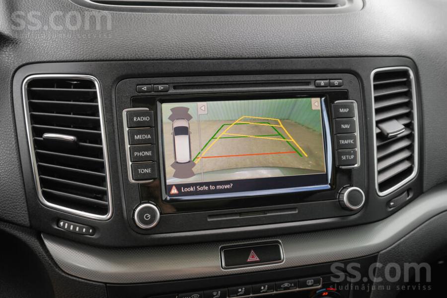 Grey Volkswagen Sharan 2011 in Ogre, with an engine capacity of 2.00 L and mileage of 226 thousand km for 8900 €, photo 13 on AUTOMOTO.COM.LV