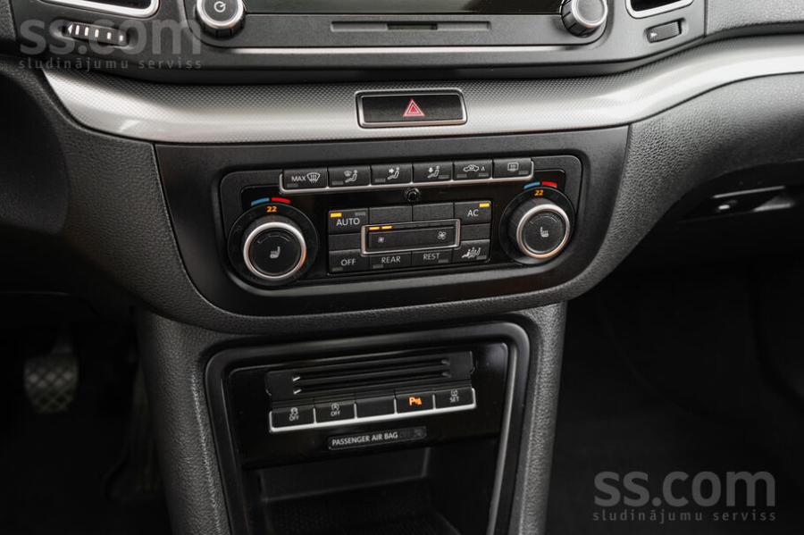 Grey Volkswagen Sharan 2011 in Ogre, with an engine capacity of 2.00 L and mileage of 226 thousand km for 8900 €, photo 15 on AUTOMOTO.COM.LV
